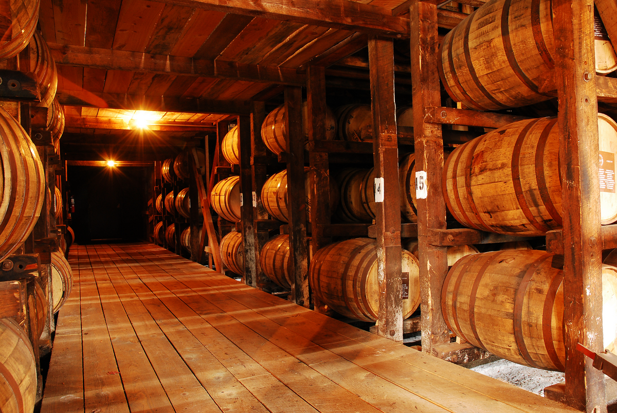 The Science Behind Aging Bourbon: Why Time Matters – School of Wine and ...